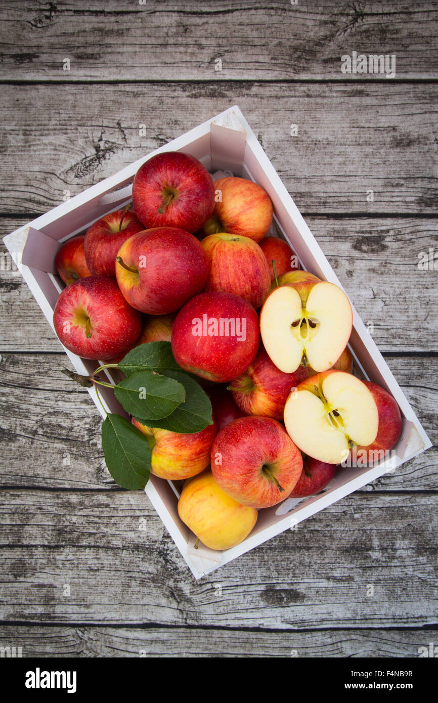 Half box of apples hi-res stock photography and images - Alamy