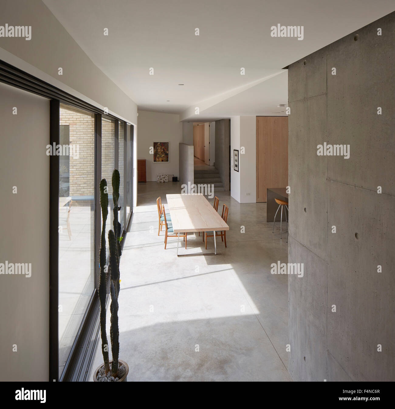 Private house ground floor entrance hi-res stock photography and images ...