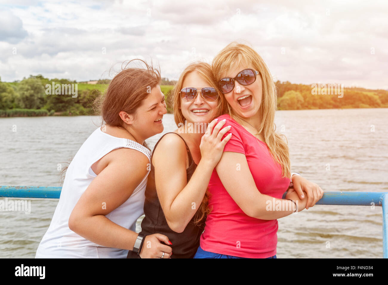 Group best friends holding hands hi-res stock photography and images ...