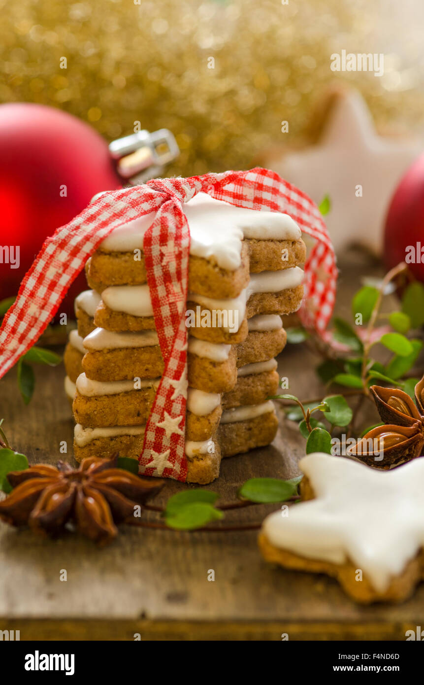 Stack of cinnamon stars Stock Photo - Alamy