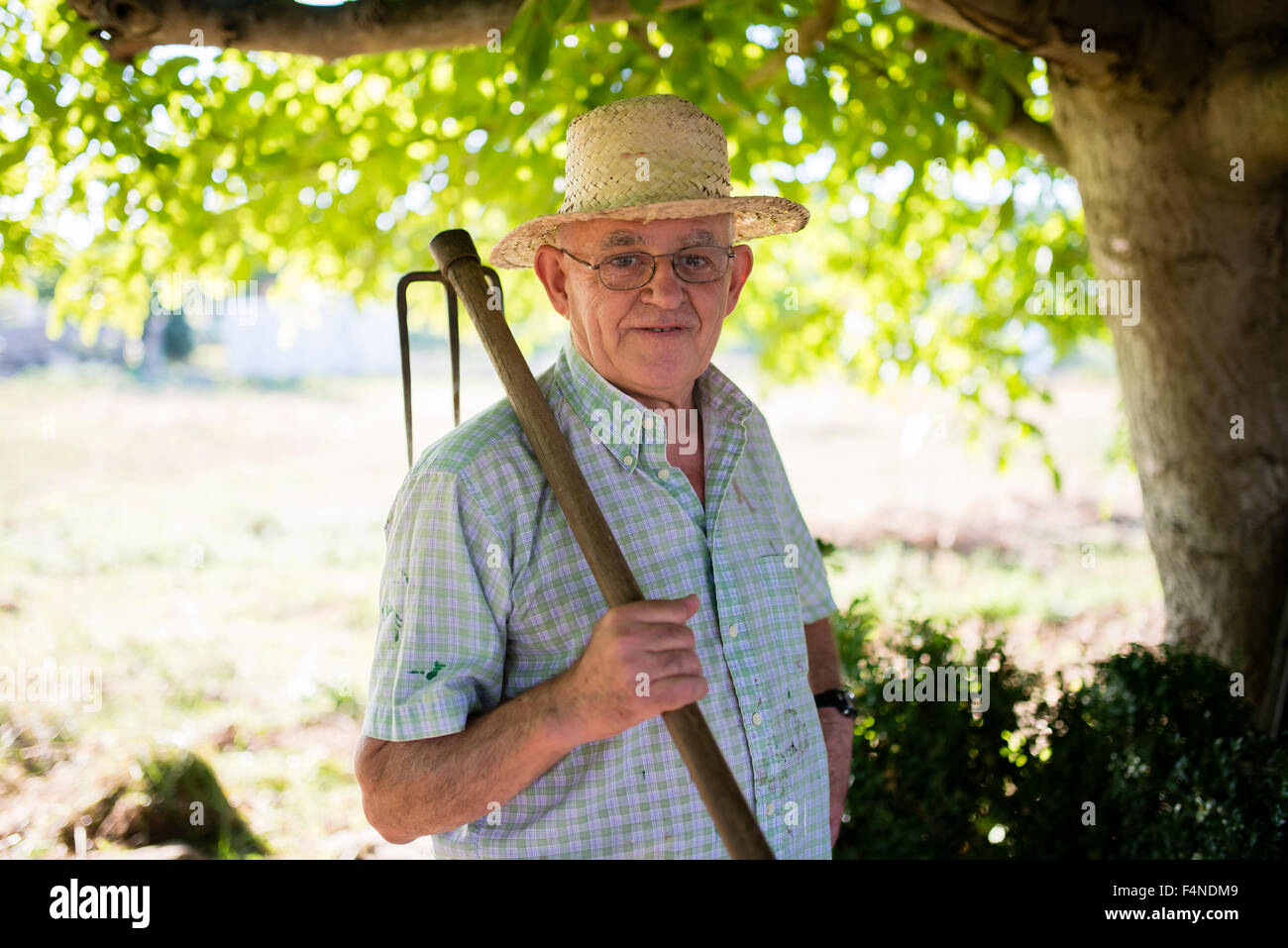 Man a hoe hi-res stock photography and images - Alamy