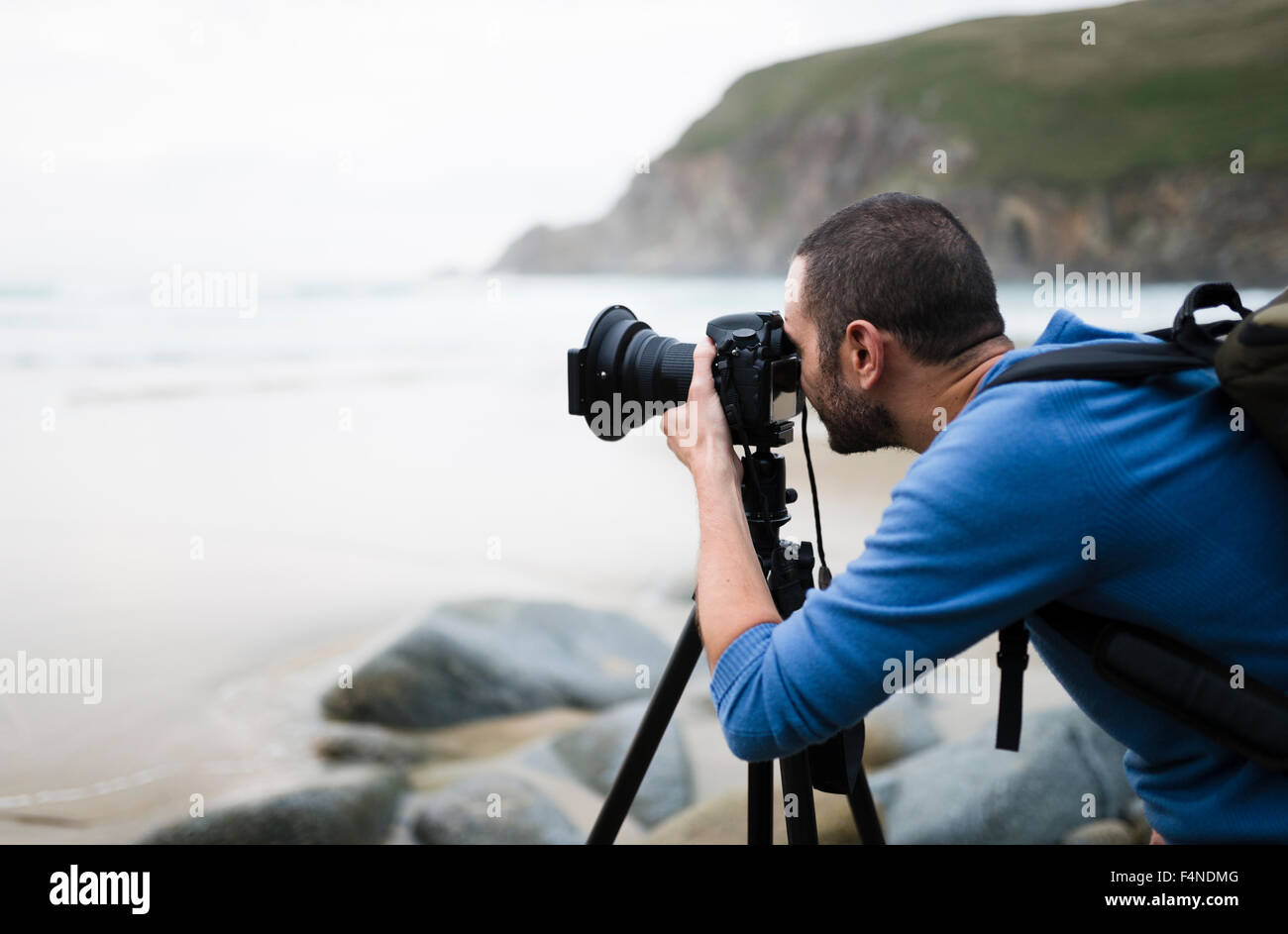 Photographer on the beach hi-res stock photography and images - Alamy
