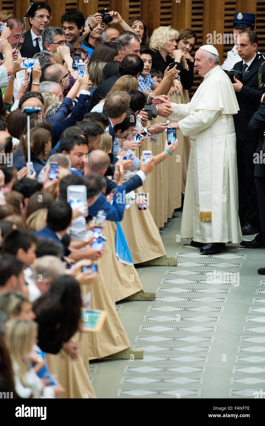 Pope Francis arrives for his Weekly General Audience at Paul VI Hall ...