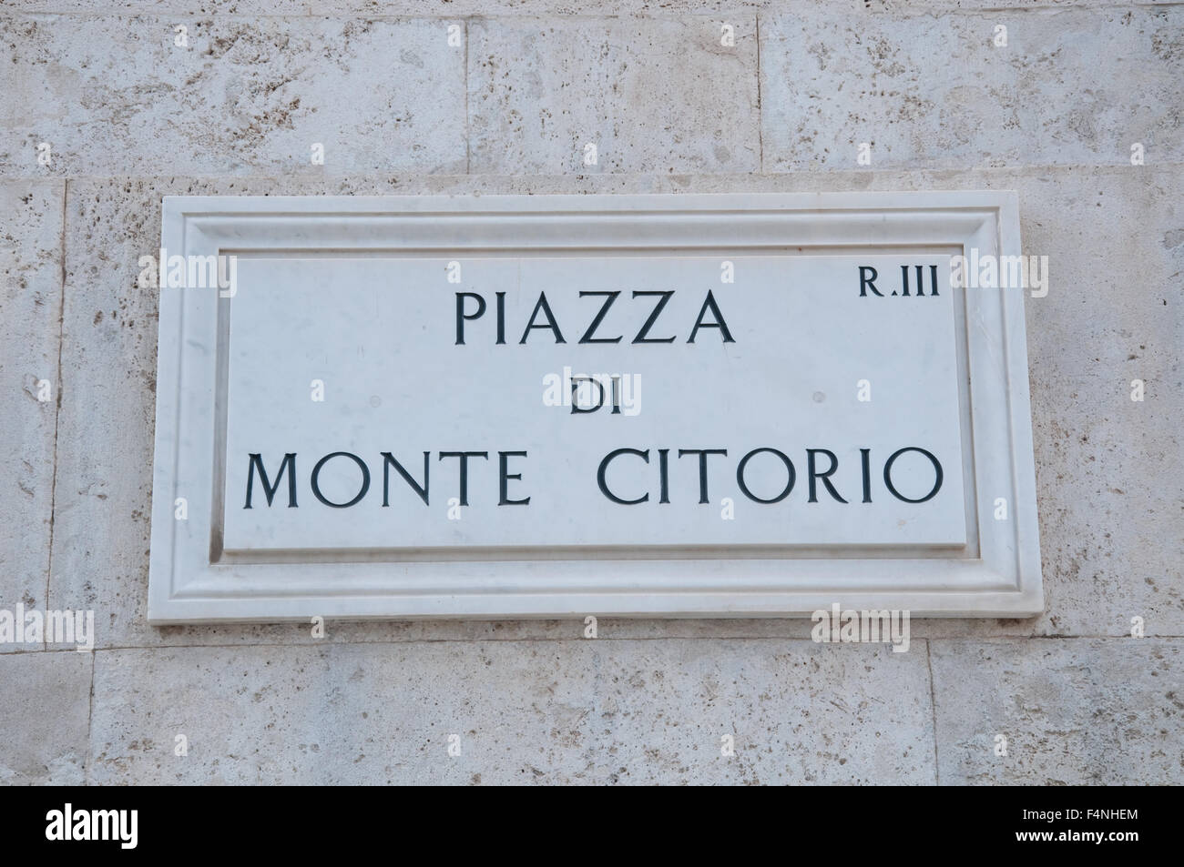 Italian city street sign hi-res stock photography and images - Alamy
