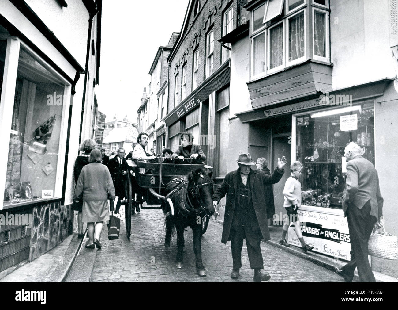 DONOVAN Scottish folk singer in 1965 with friend Gypsy Dave in St. Ives ...