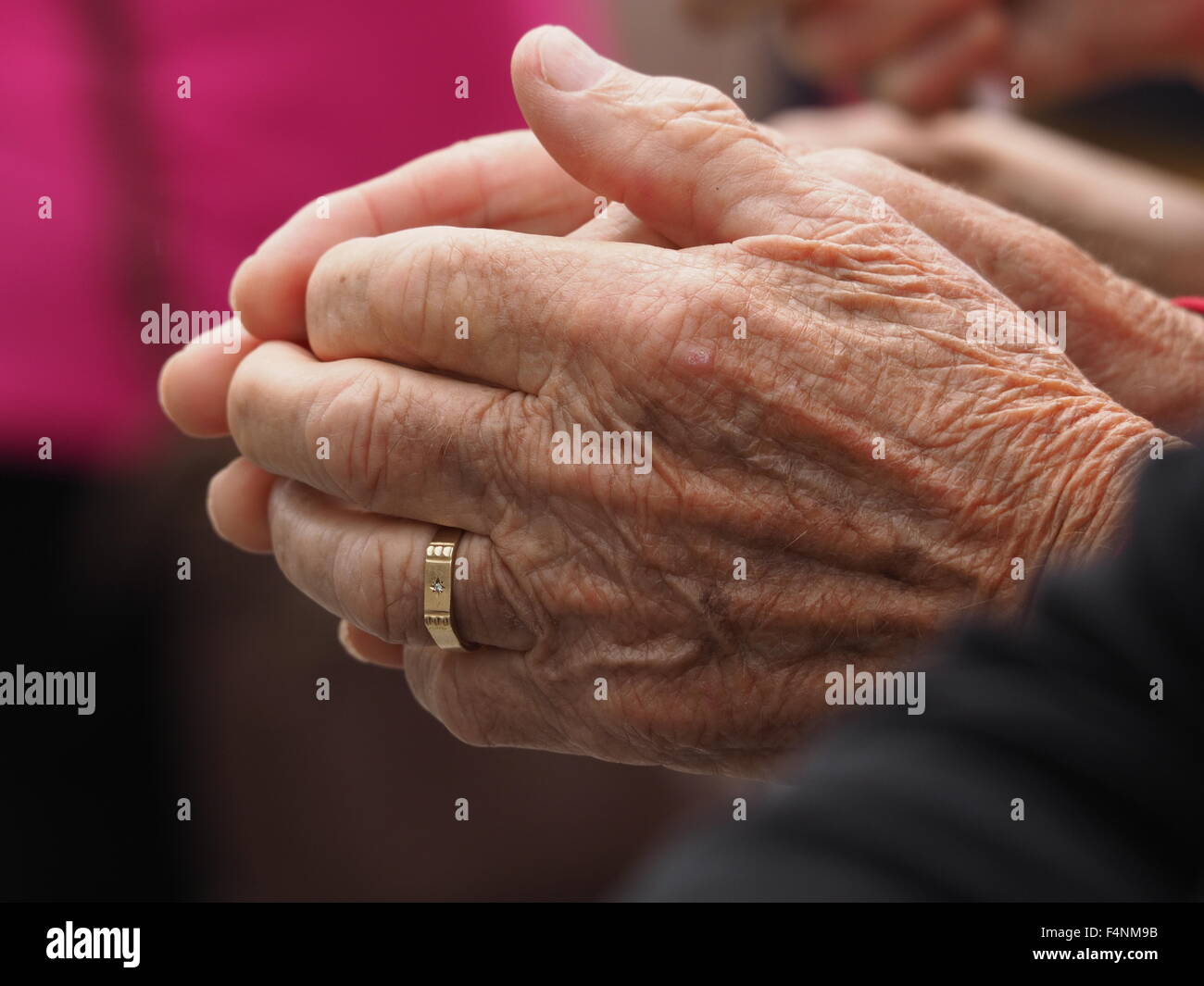 Hand clasp hi-res stock photography and images - Alamy