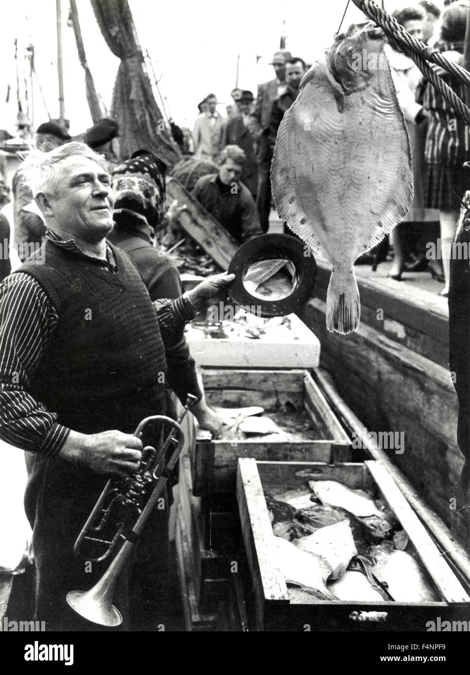 The fish market in Hamburg Altona, Germany Stock Photo - Alamy