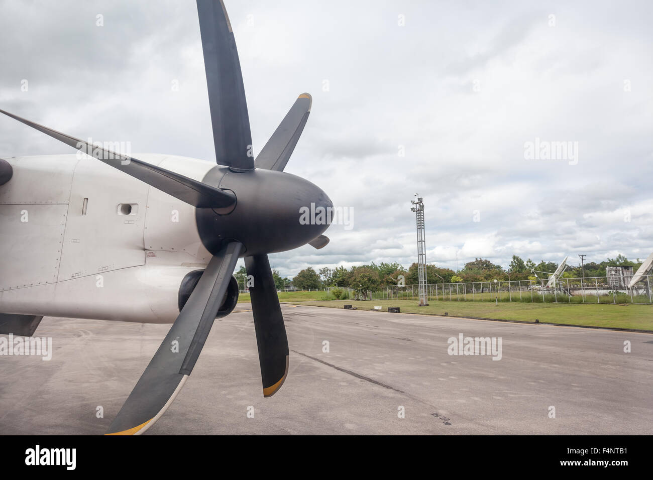 an aircraft wing with a motor-driven propellers Stock Photo - Alamy