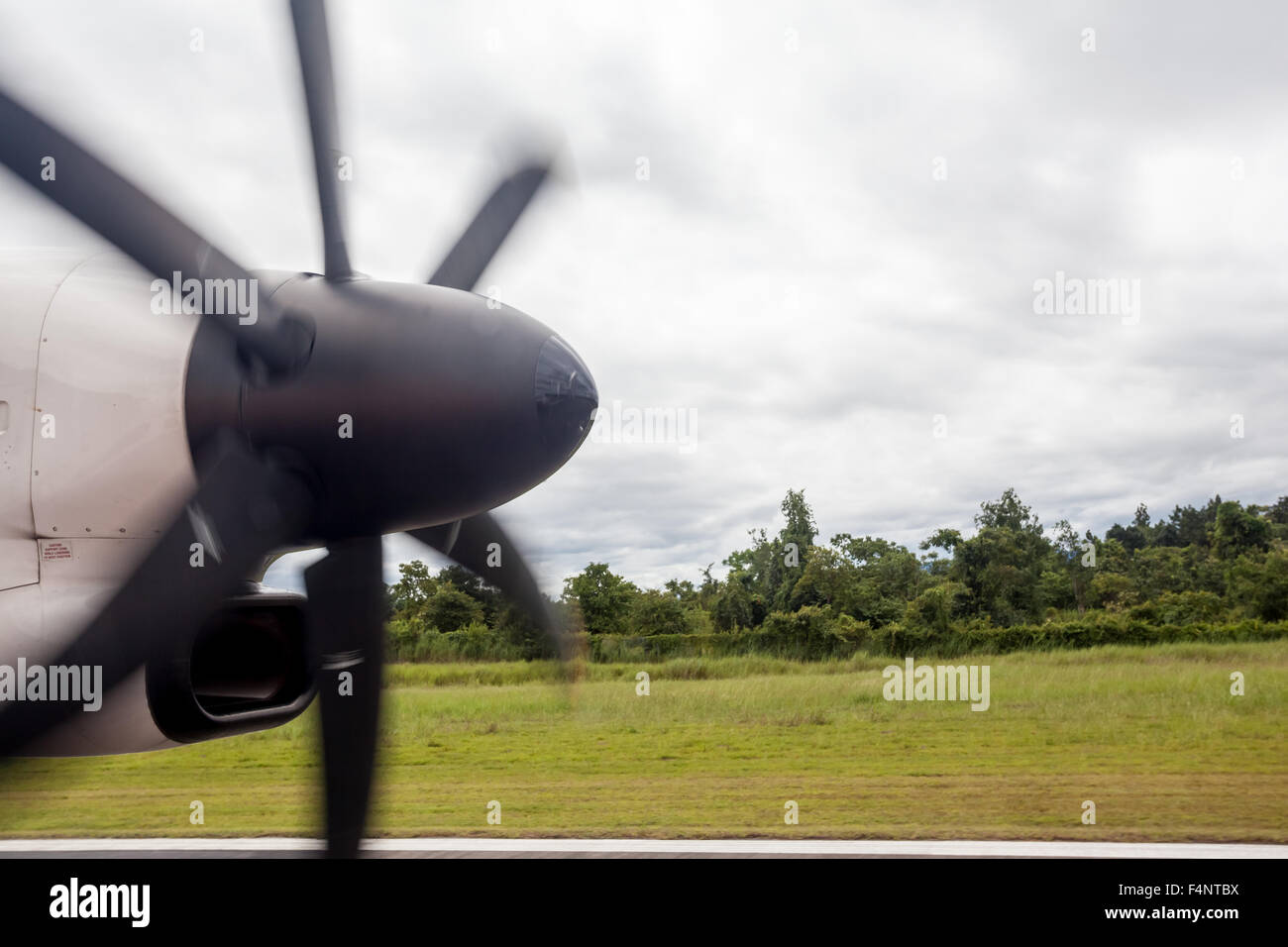 an aircraft wing with a motor-driven propellers Stock Photo - Alamy