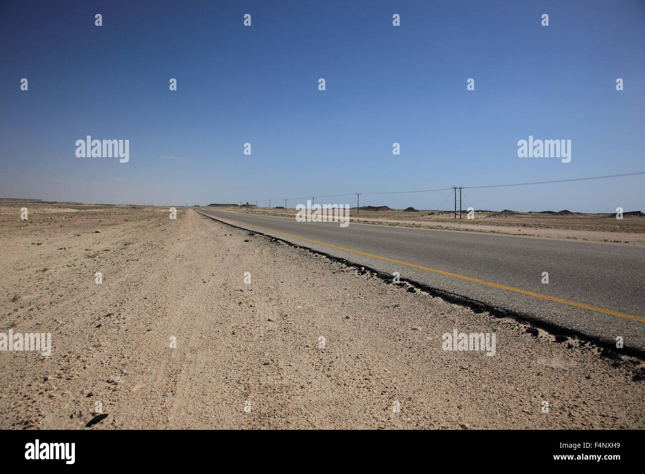 Empty quarter hi-res stock photography and images - Alamy