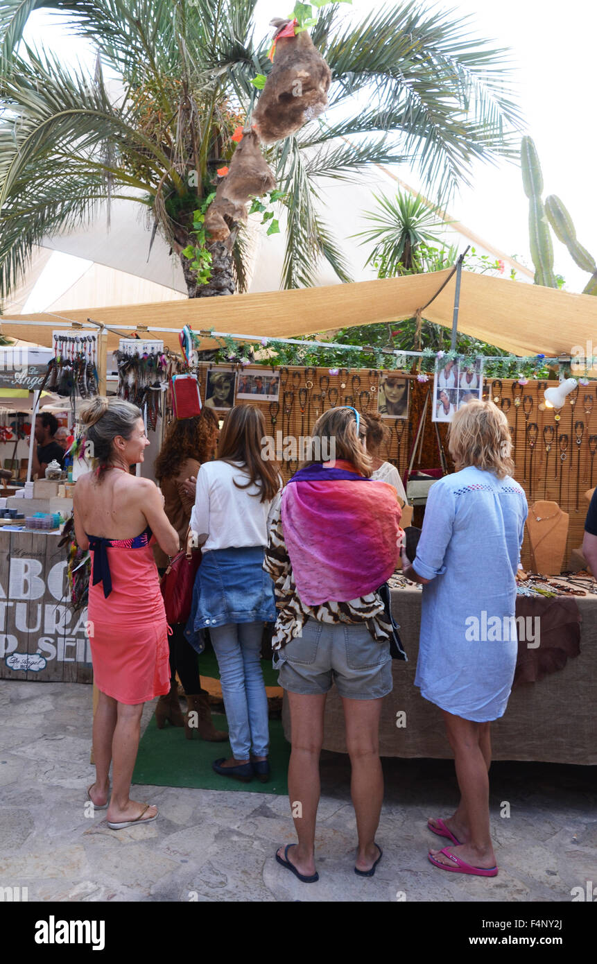 Las Dalias, hippy market at San Carlos on Ibiza Stock Photo - Alamy