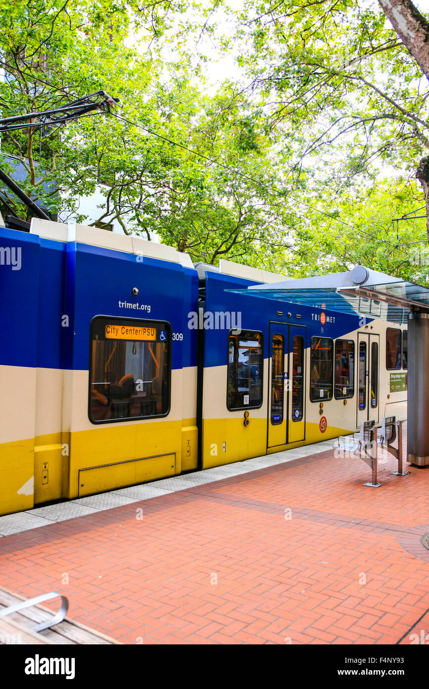 MAX Light Rail, the centerpiece of Portland's city public transport in ...