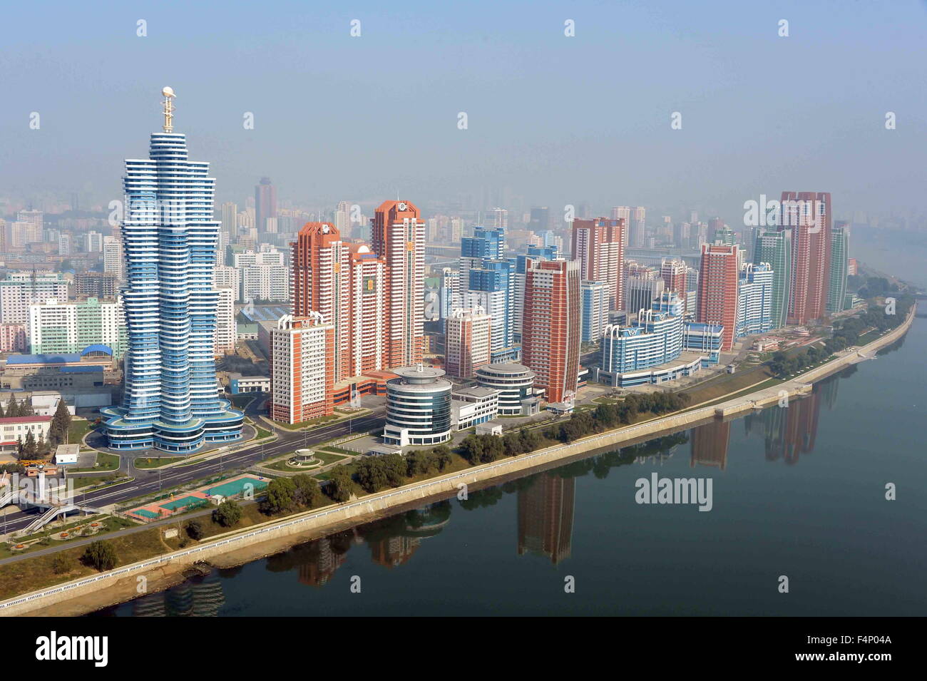 (151021) -- PYONGYANG, Oct. 21, 2015 (Xinhua) -- Photo provided by ...