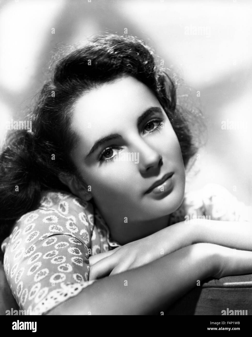Elizabeth Taylor in 1944 Stock Photo - Alamy
