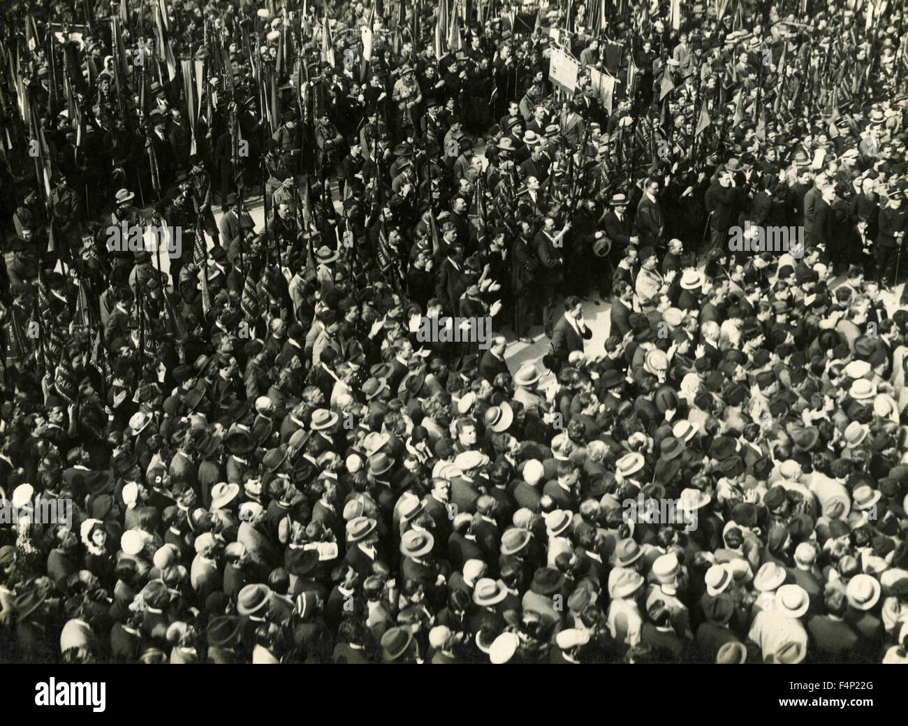 Fascist crowd hi-res stock photography and images - Alamy