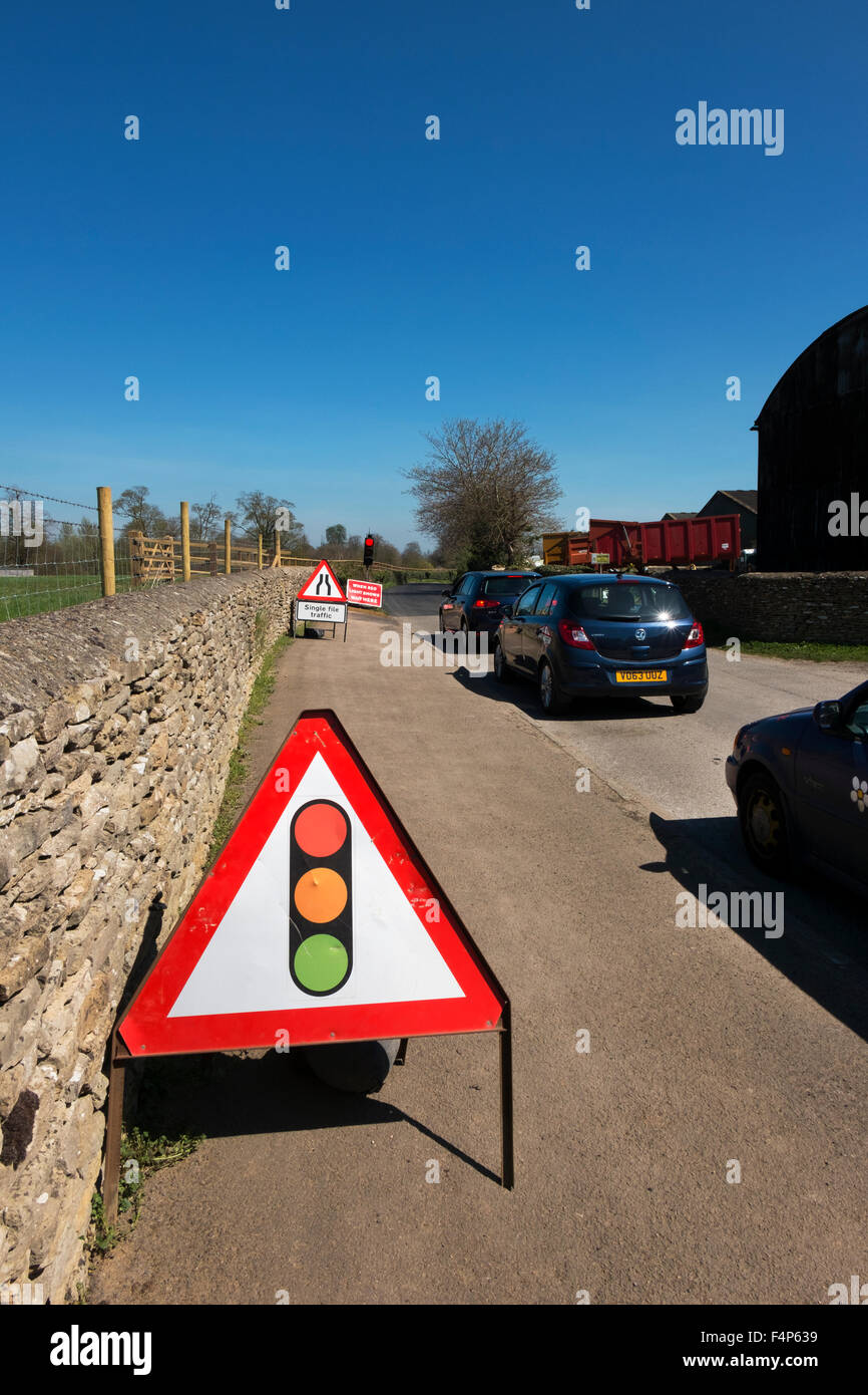 Roadworks traffic light sign hi-res stock photography and images - Alamy