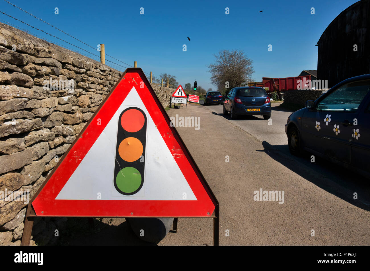 British wait sign hi-res stock photography and images - Alamy