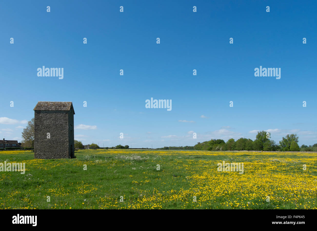 Hay barn hi-res stock photography and images - Alamy