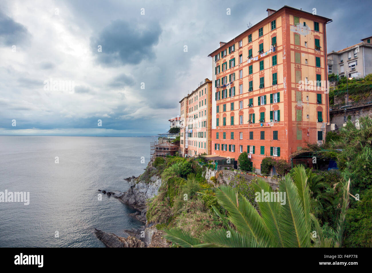 Apartment blocks on the cliffs by the seaside in Camogli, Italy Stock ...