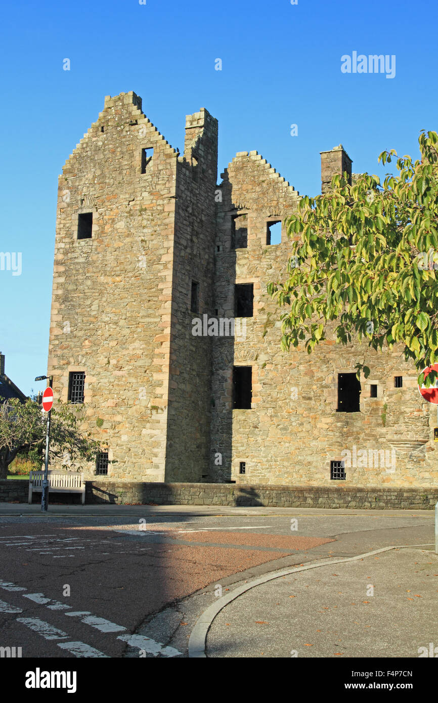 MacLellan's Castle - 16th century, Kirkcudbright, Dumfries and Galloway ...