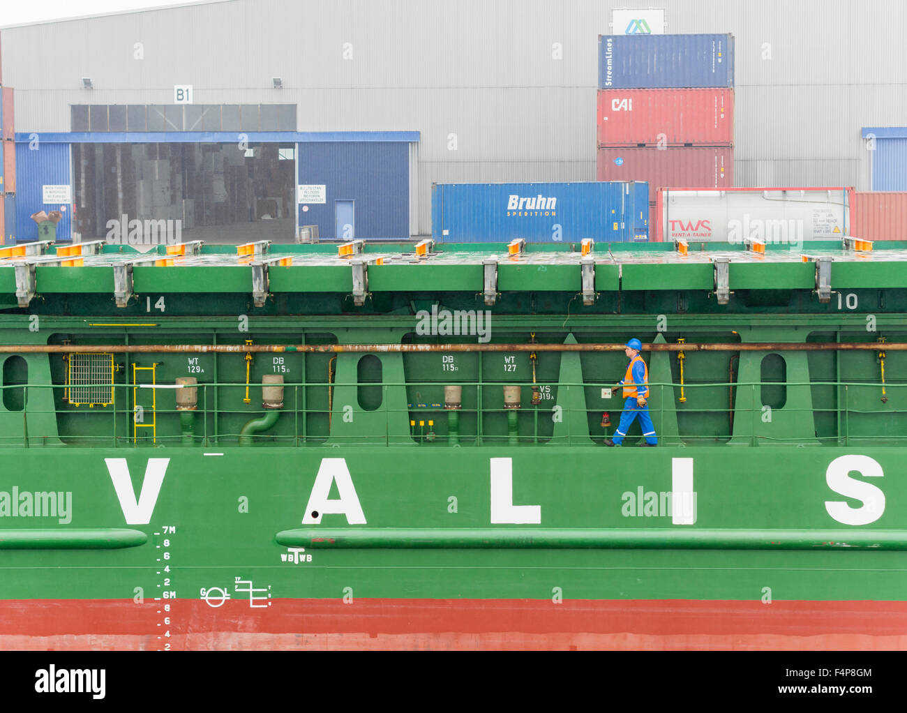 Many container ship hi-res stock photography and images - Alamy