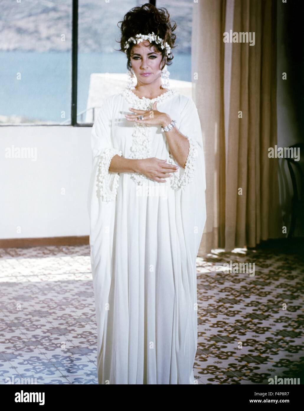 Elizabeth Taylor / Boom 1968 directed by Joseph Losey Stock Photo - Alamy
