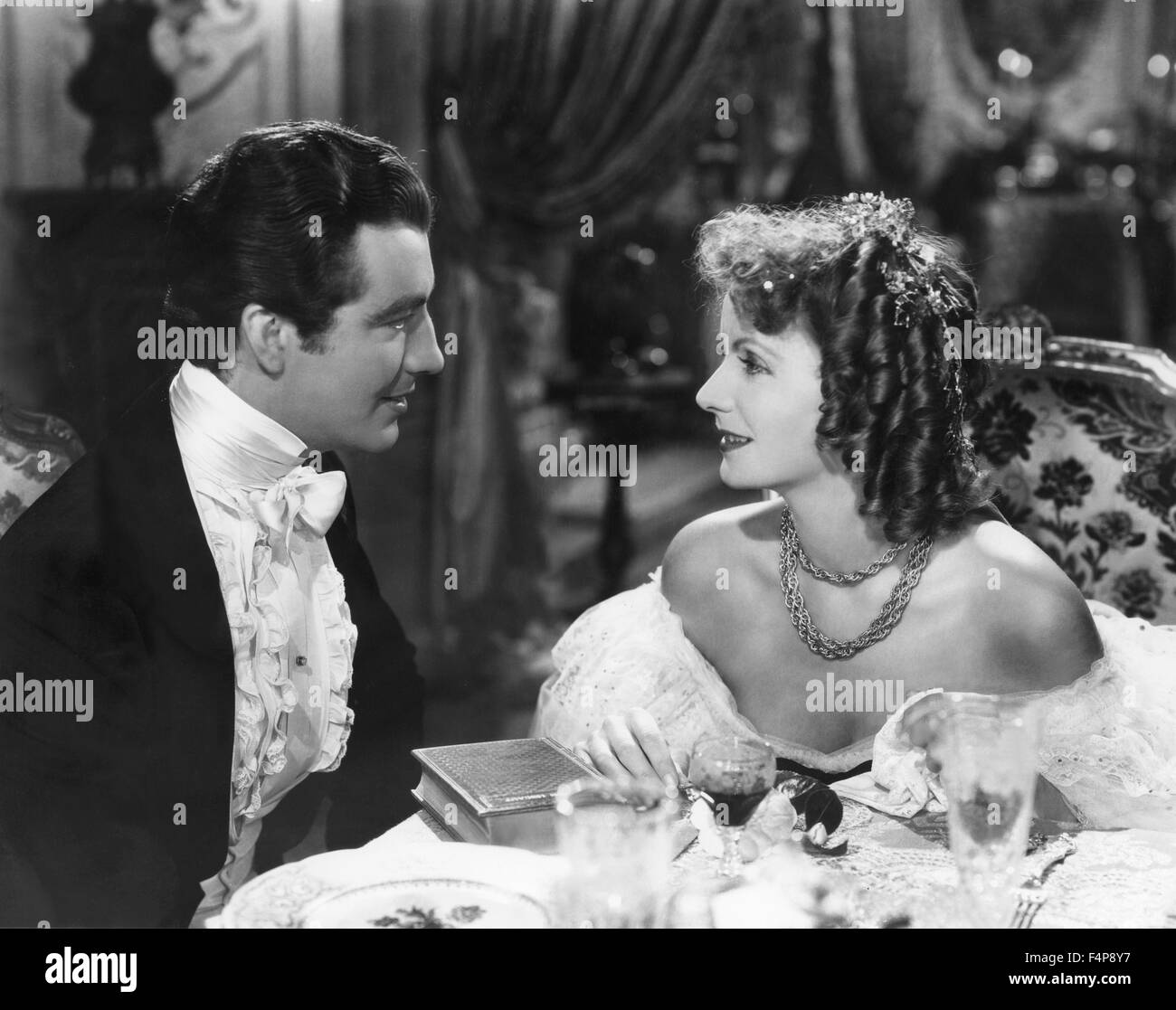 Greta Garbo, Robert Taylor / Camille 1936 directed by George Cukor ...