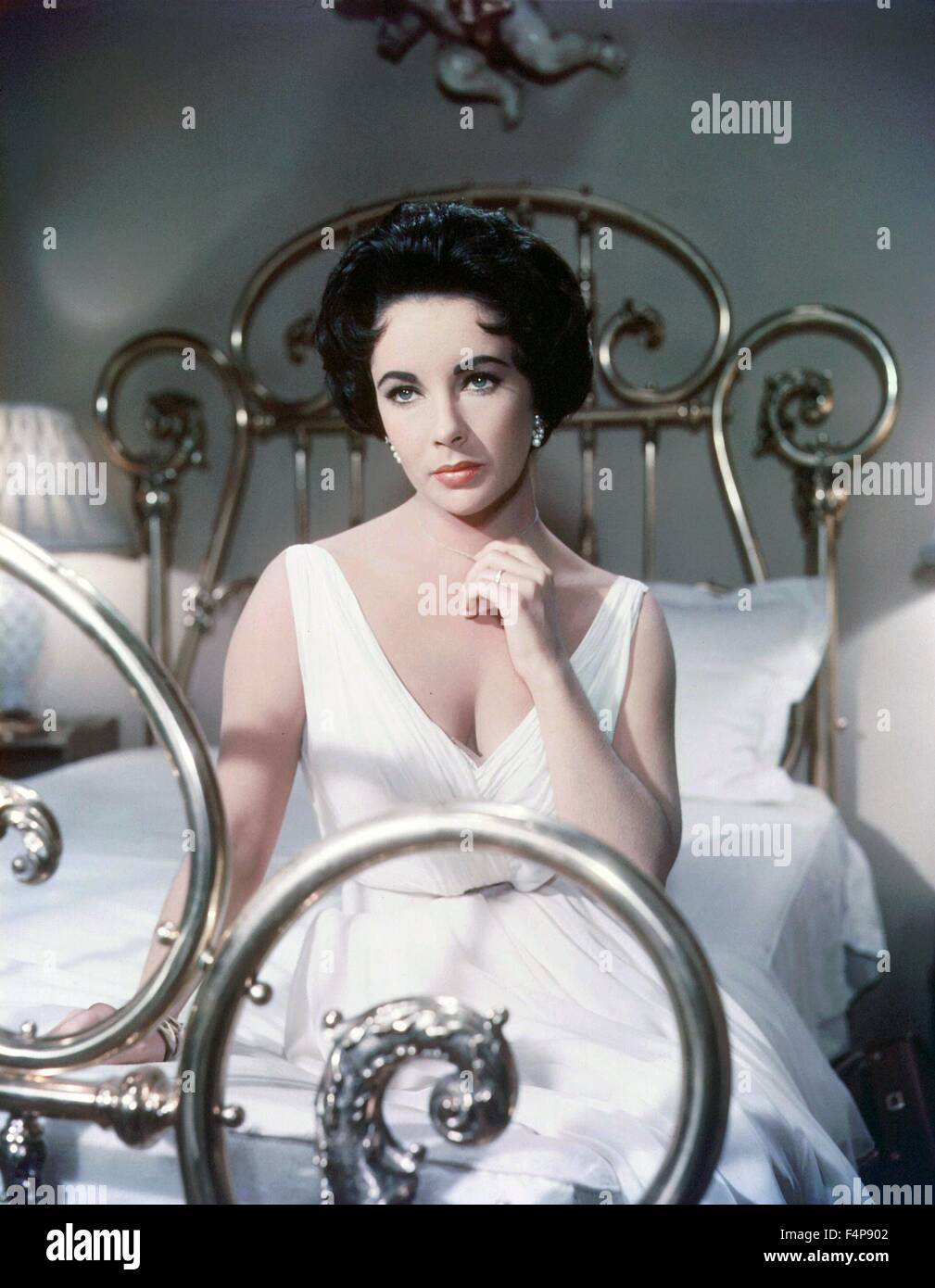 Elizabeth Taylor / Cat on a Hot Tin Roof 1958 directed by Richard ...
