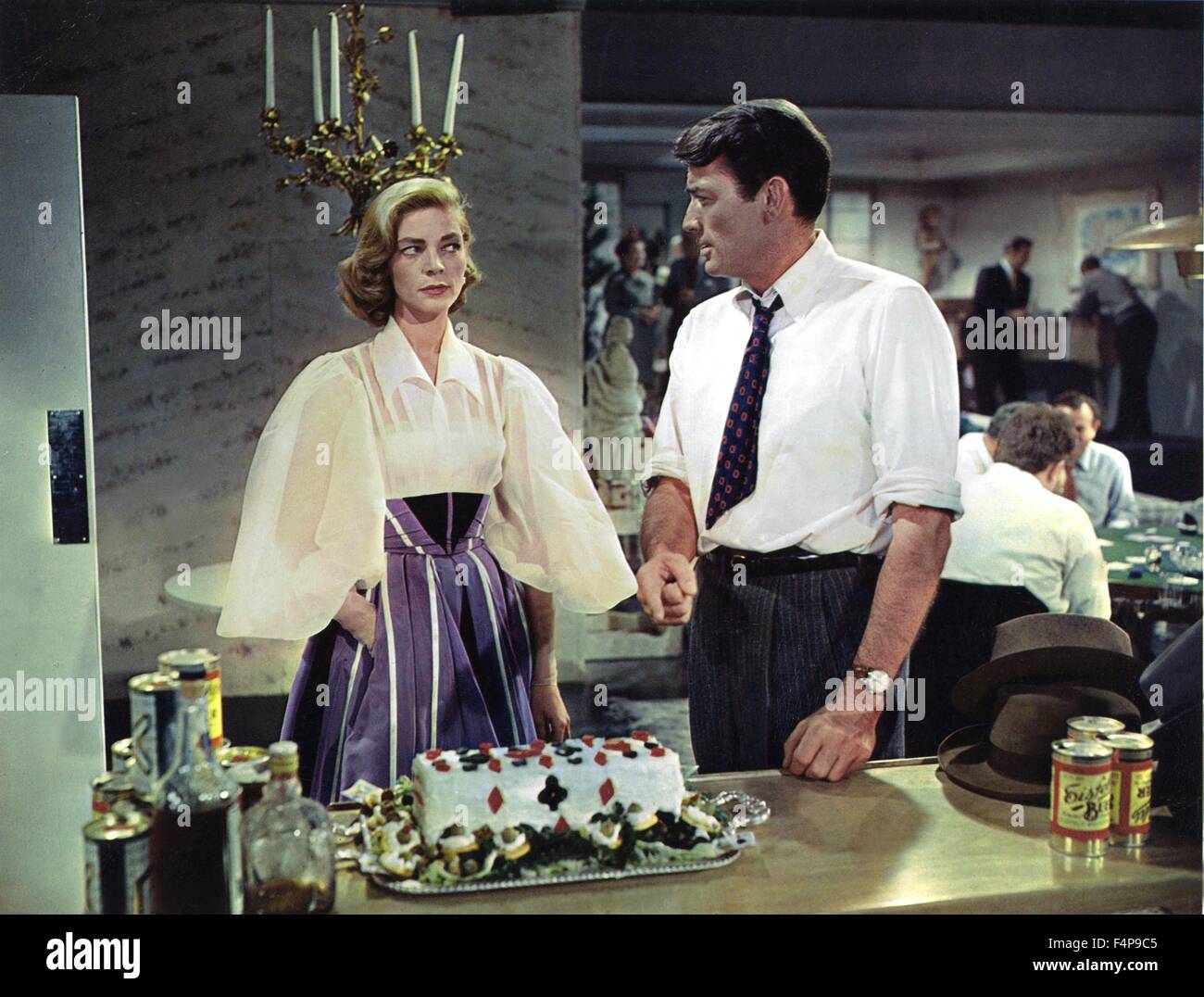 Lauren Bacall, Gregory Peck / Designing Woman 1957 directed by Vincente ...