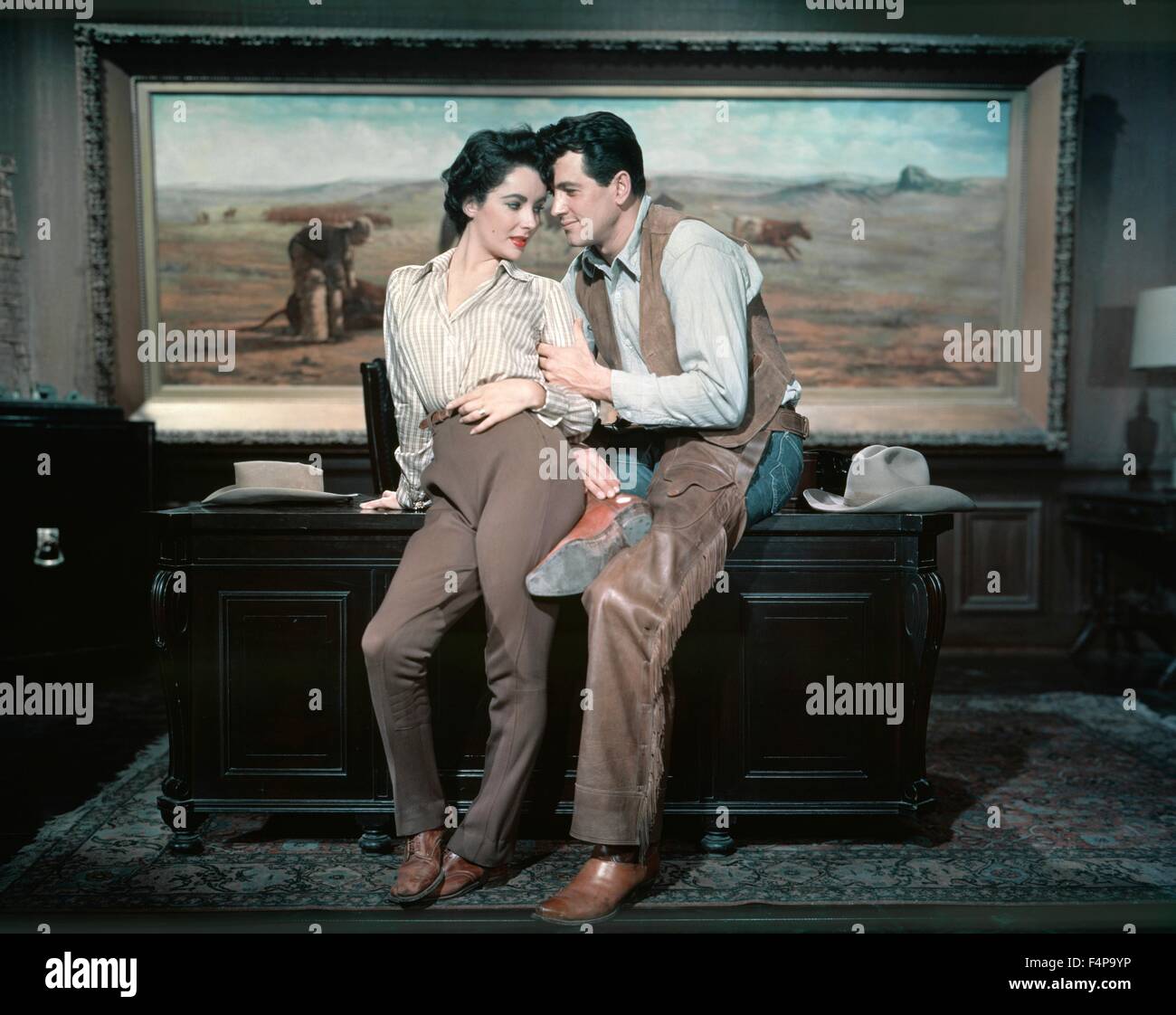 Elizabeth taylor giant 1955 hi-res stock photography and images - Alamy