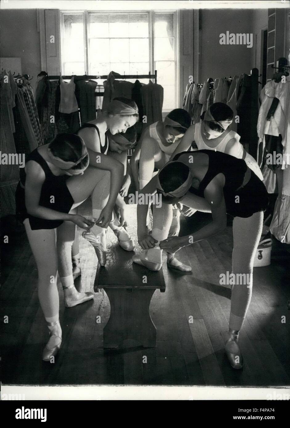1965 - White Lodge - Ballet School Pupils change into their practice ...