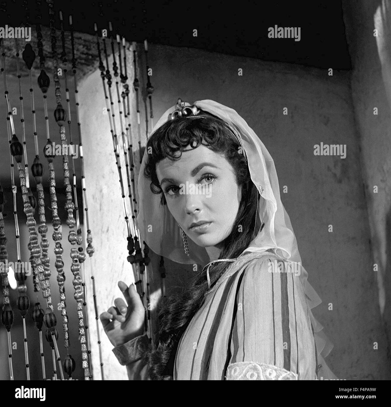 Elizabeth Taylor / Ivanhoe 1952 directed by Richard Thorpe Stock Photo ...