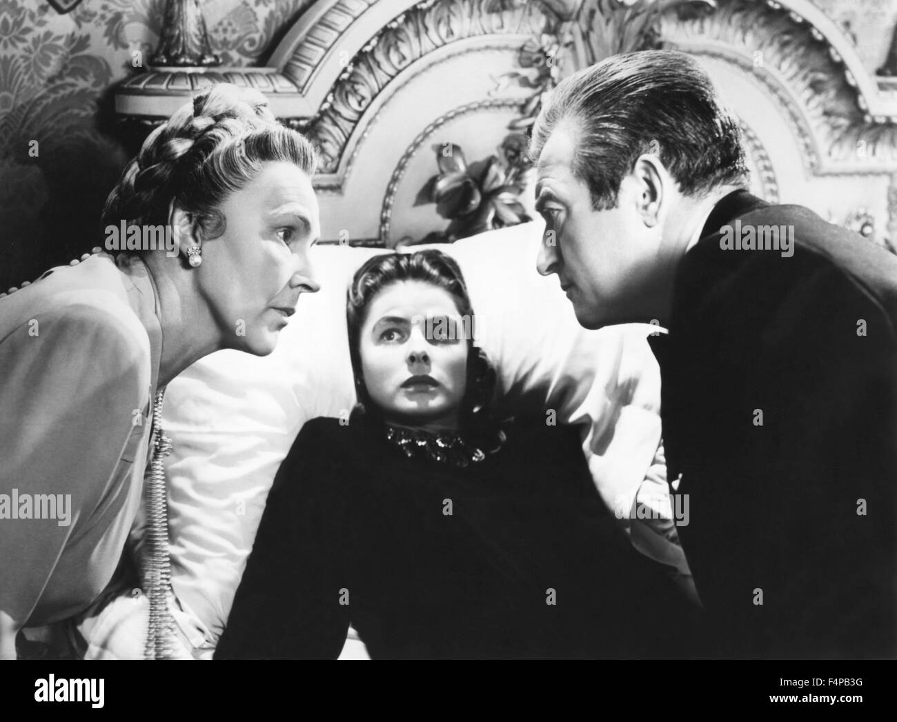 Ingrid bergman claude rains notorious hi-res stock photography and ...