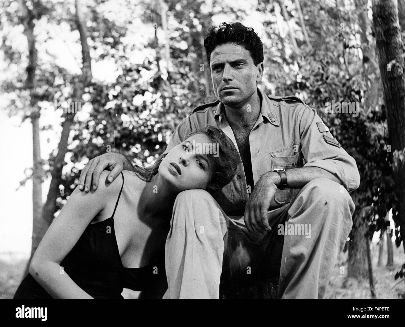 Silvana Mangano, Raf Vallone / Riso Amaro / Riz Amer 1949 directed by ...
