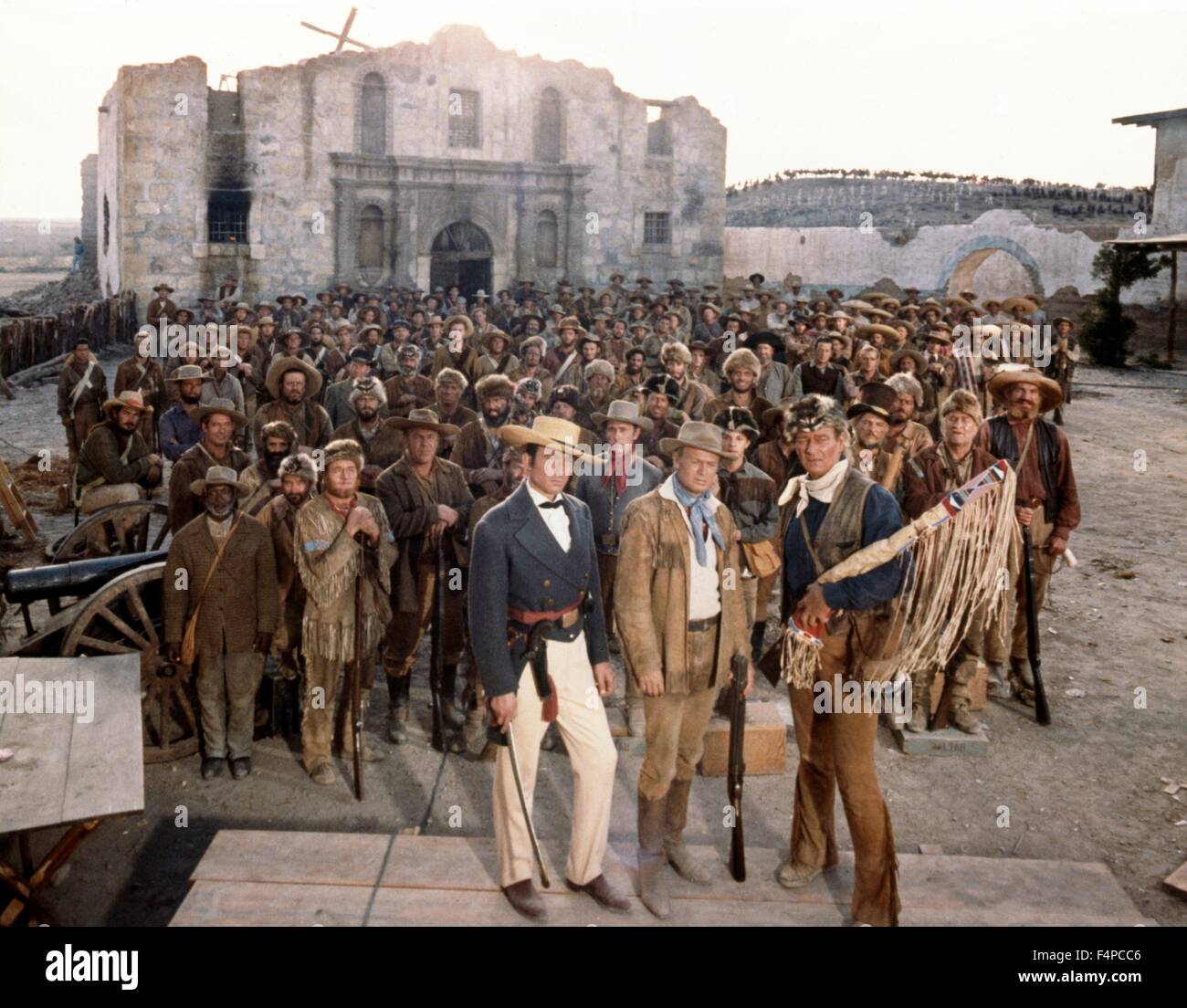 Laurence Harvey, Richard Widmark, John Wayne / The Alamo 1960 directed ...
