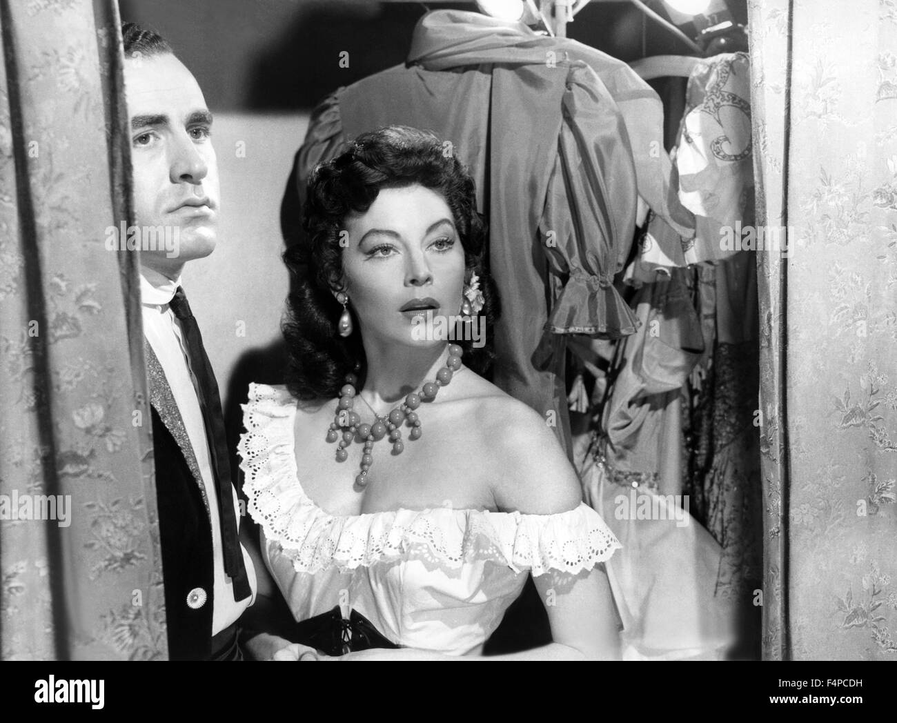 Ava gardner barefoot contessa Black and White Stock Photos & Images - Alamy