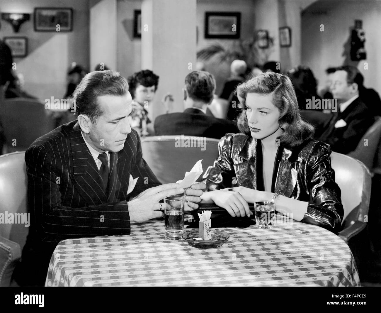 With humphrey bogart Black and White Stock Photos & Images - Alamy