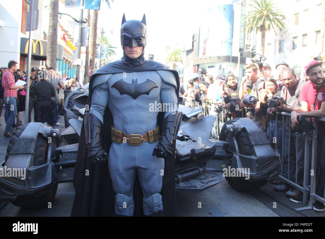 Hollywood, California, USA. 21st Oct, 2015. I15788CHW.Batman Creator ...