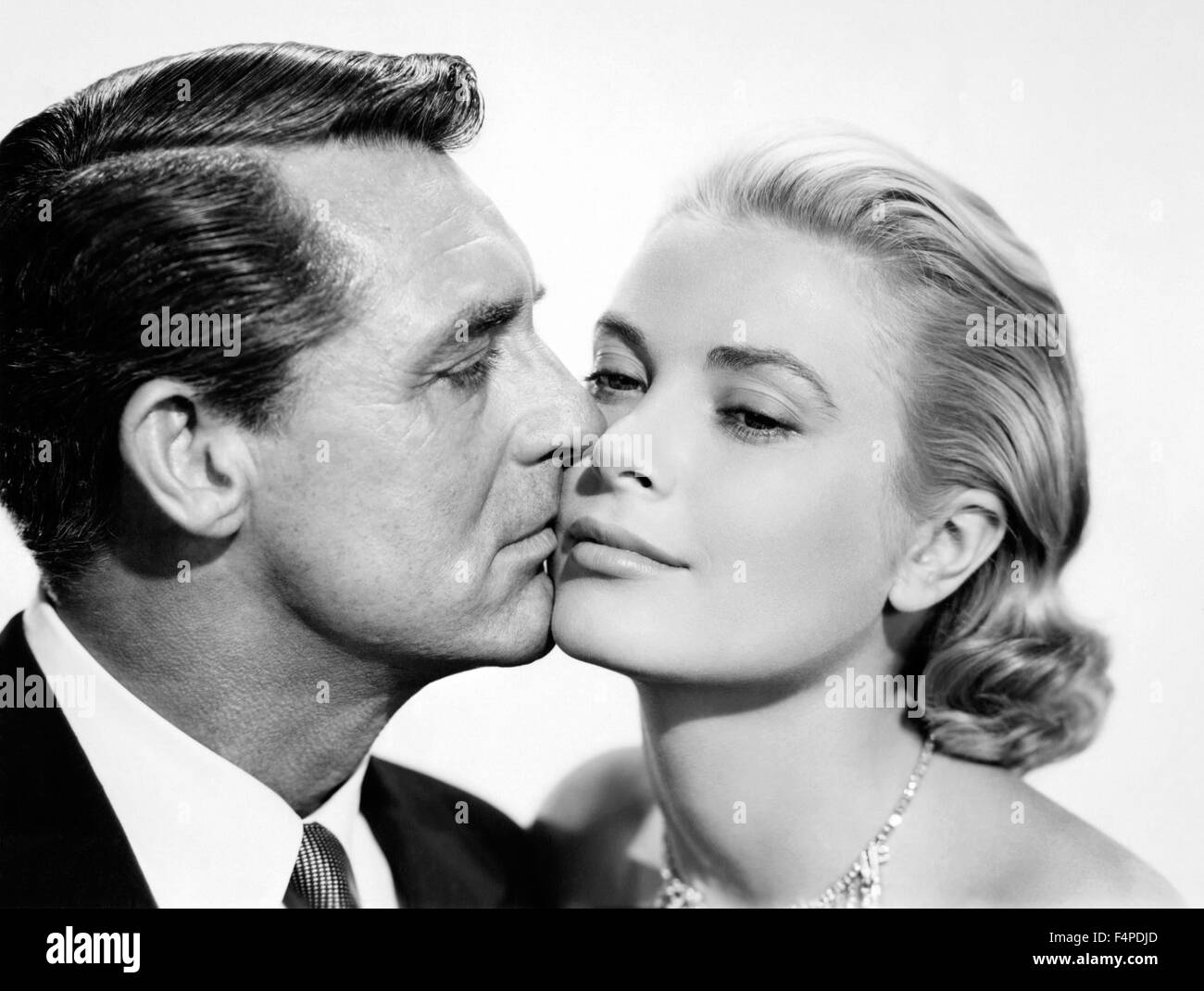 Cary Grant, Grace Kelly / To Catch A Thief 1955 directed by Alfred ...