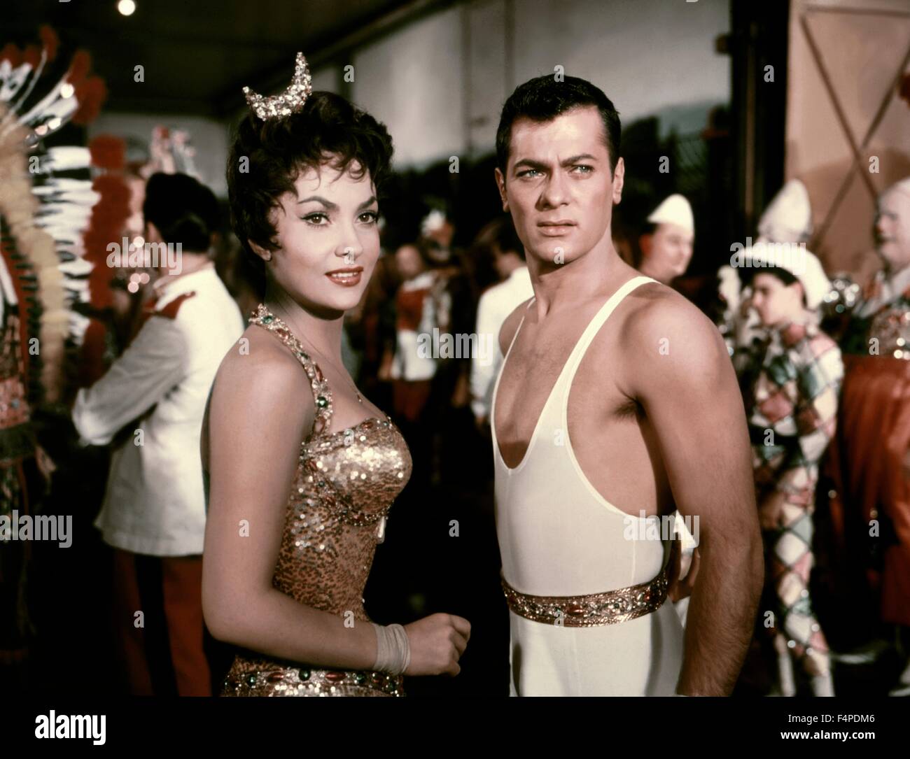 Gina Lollobrigida, Tony Curtis / Trapeze 1956 directed by Carol Reed Stock Photo - Alamy