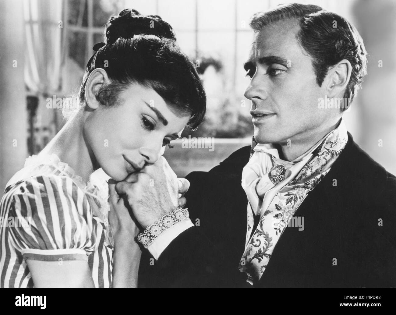 Audrey hepburn war and peace hi-res stock photography and images - Alamy