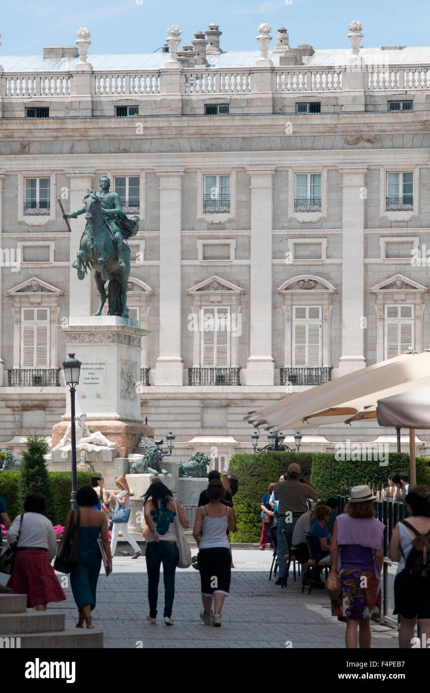 Madrid spain square monument hi-res stock photography and images - Alamy