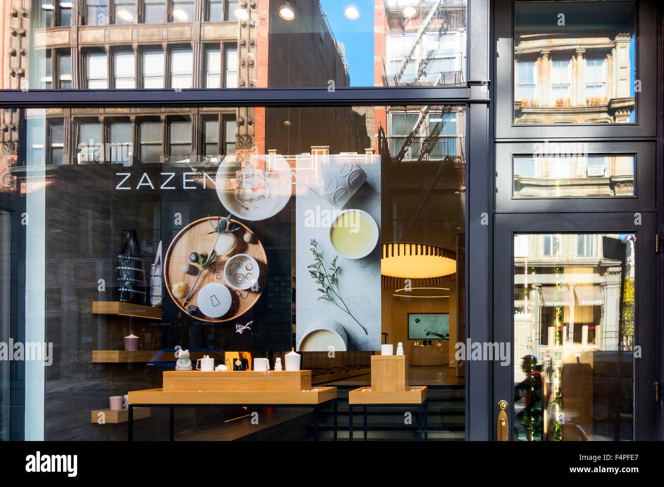 Household shop hi-res stock photography and images - Alamy