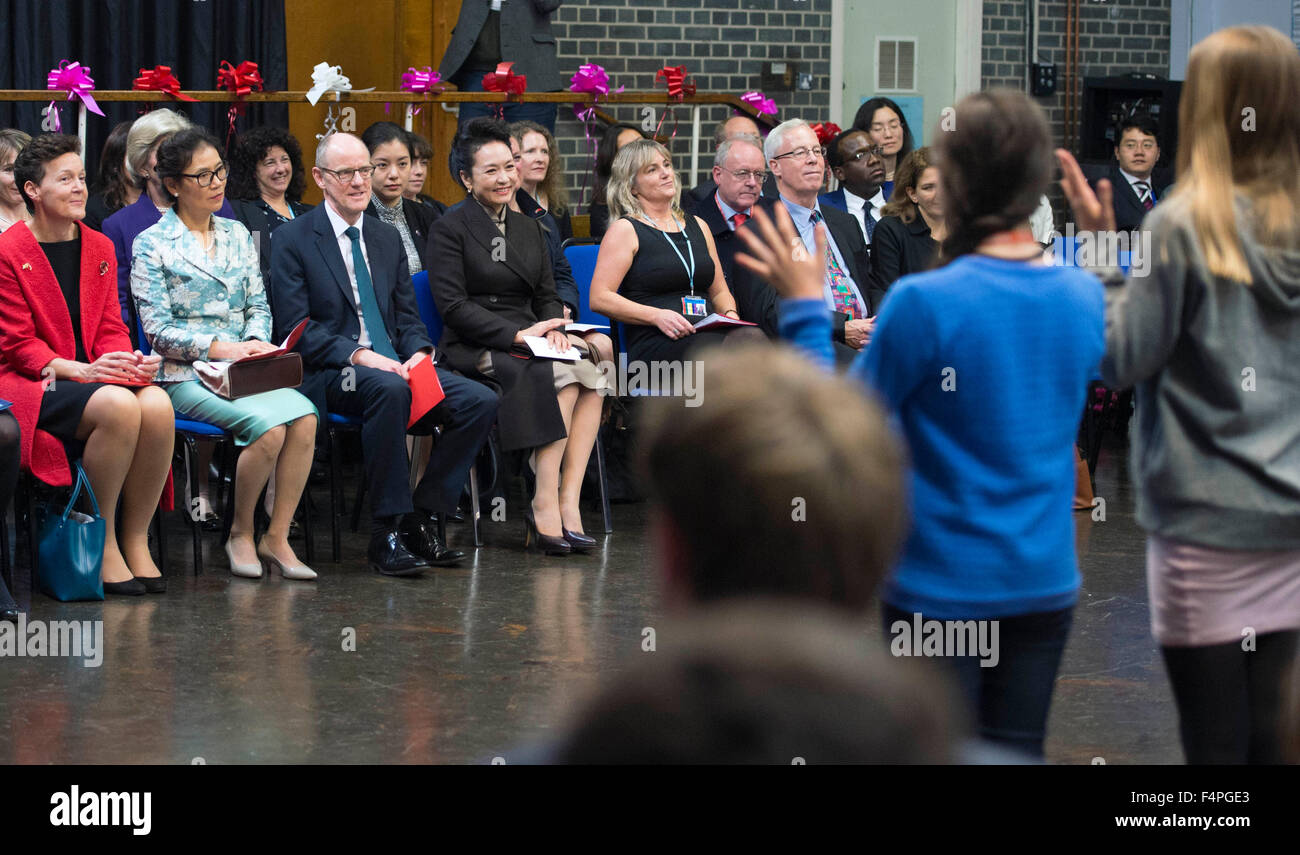 London, Britain. 21st Oct, 2015. Peng Liyuan (4th L, front row ...