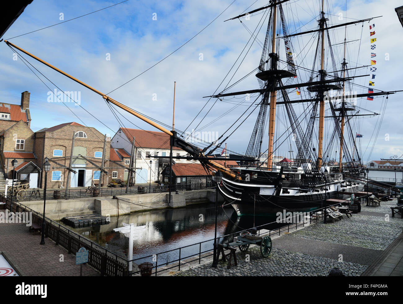 Hms trincomalee hi-res stock photography and images - Alamy