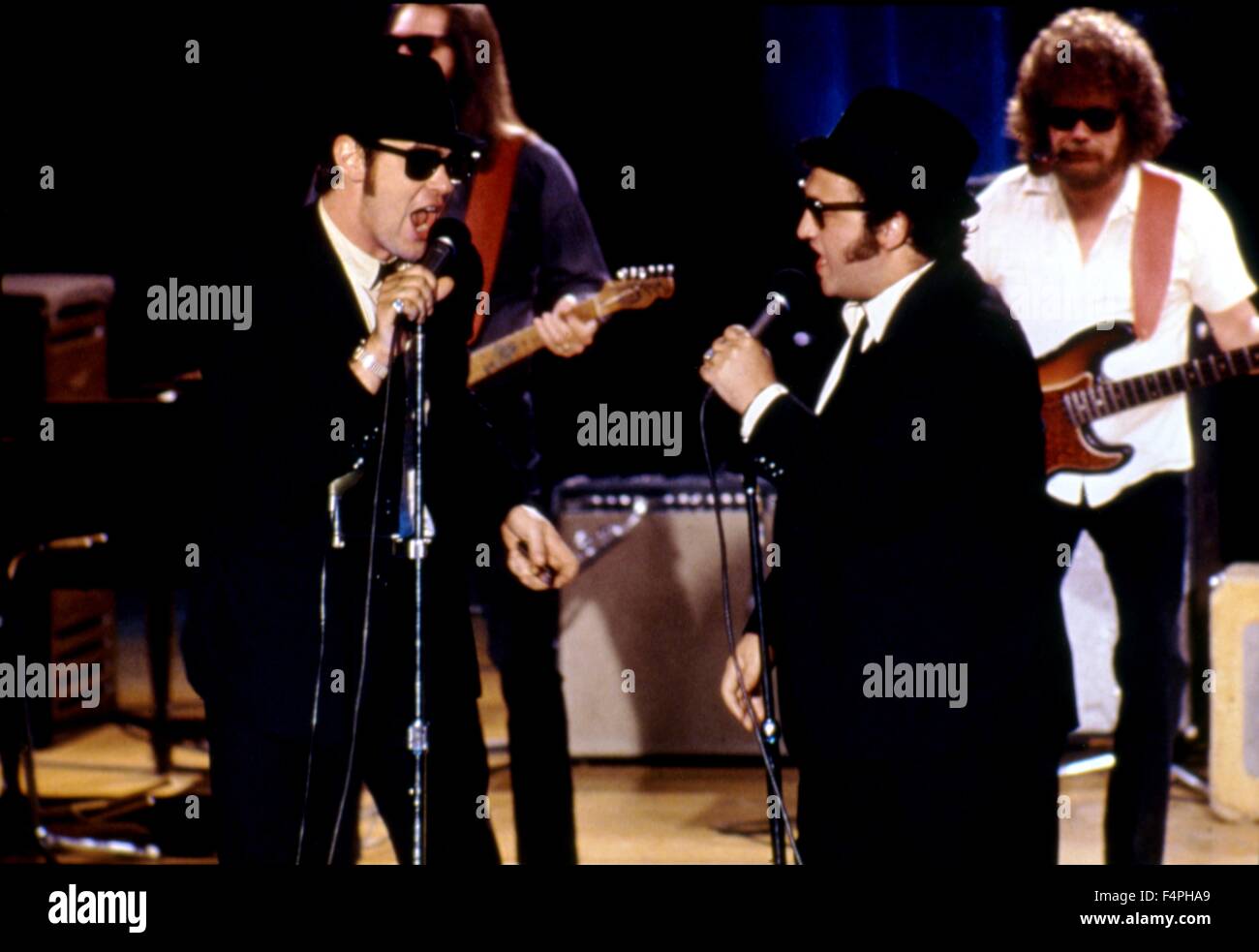 Dan Aykroyd and John Belushi / The blues Brothers / 1980 directed by ...