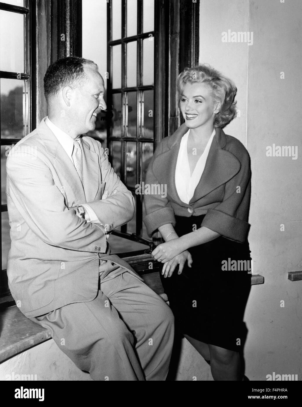 On the set, Henry Hathaway with Marilyn Monroe / Niagara / 1952 ...