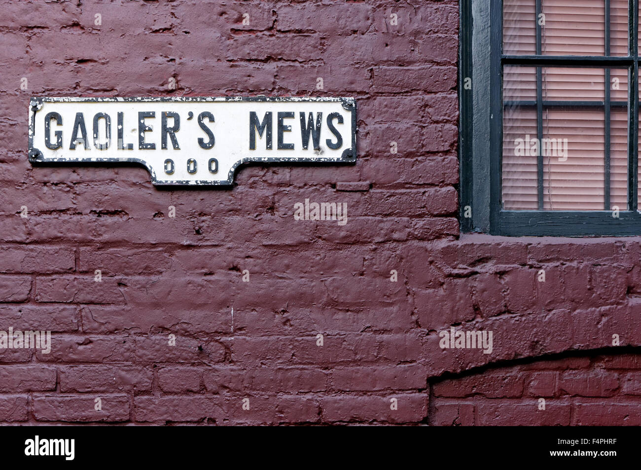 Do not block alley sign on a red brick wall hi-res stock photography ...