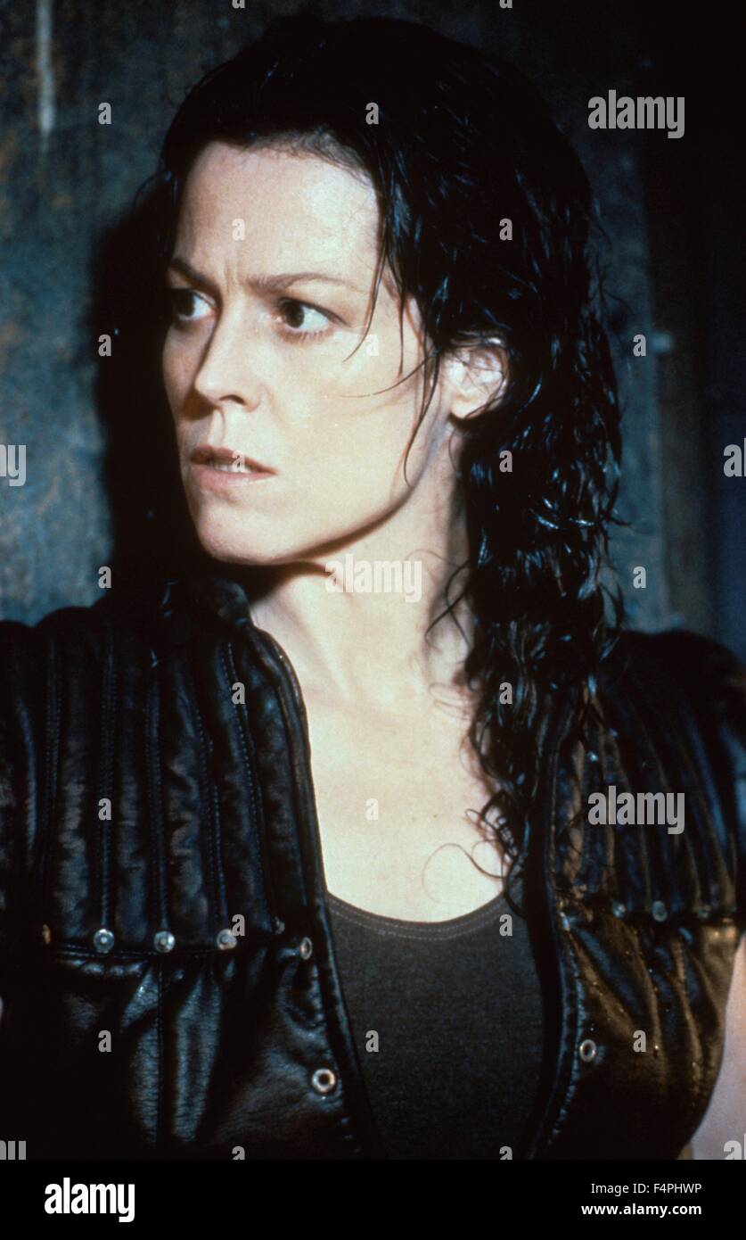 Sigourney Weaver / Alien: Resurrection / 1997 directed by Jean-Pierre ...