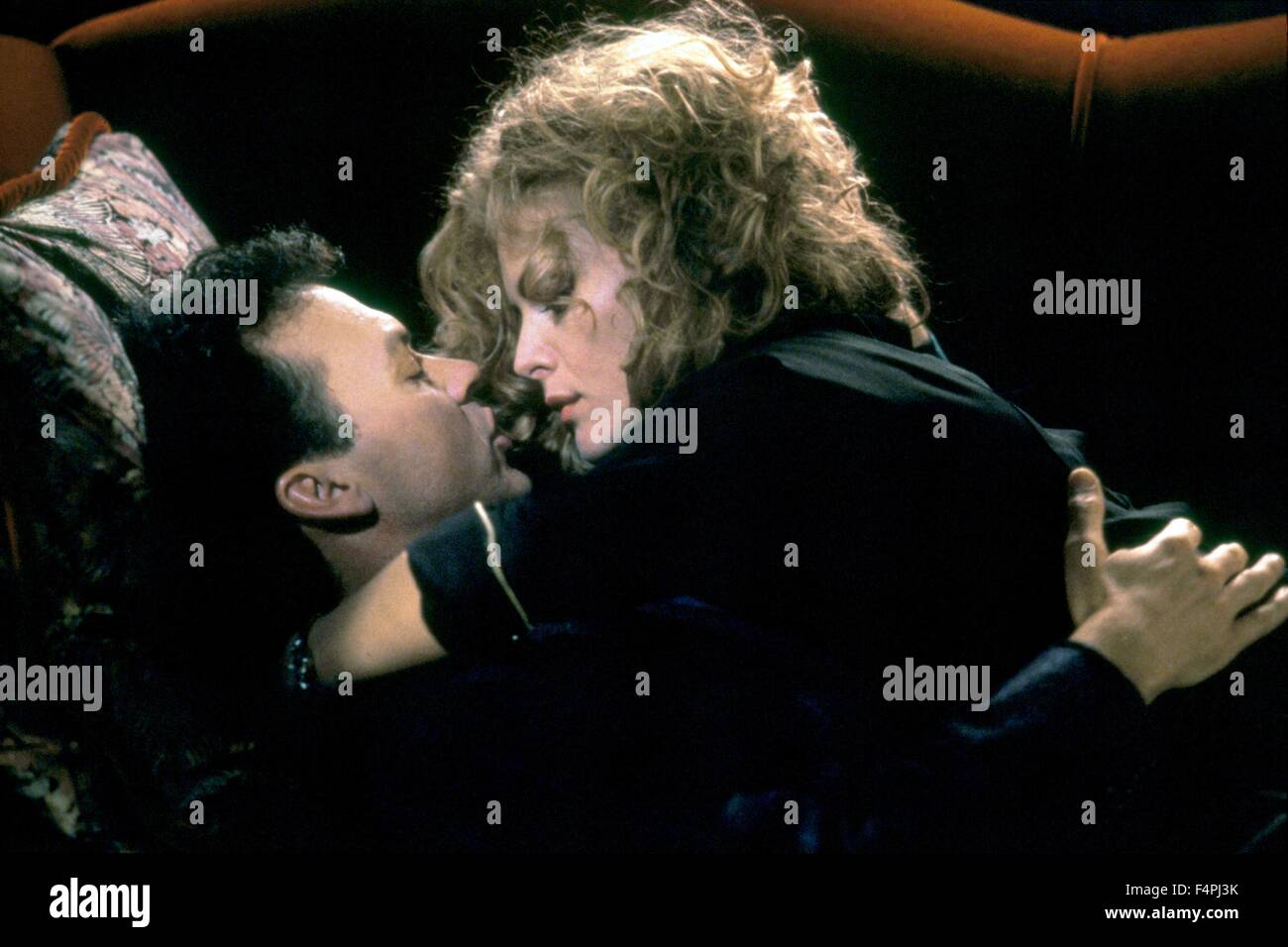 Michael Keaton And Michelle Pfeiffer Batman Returns 1992 Directed 0611
